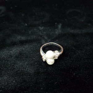 Avon | Jewelry | Vintage Avon Nrt Faux Pearl Silver Tone Ring Size 725 ...